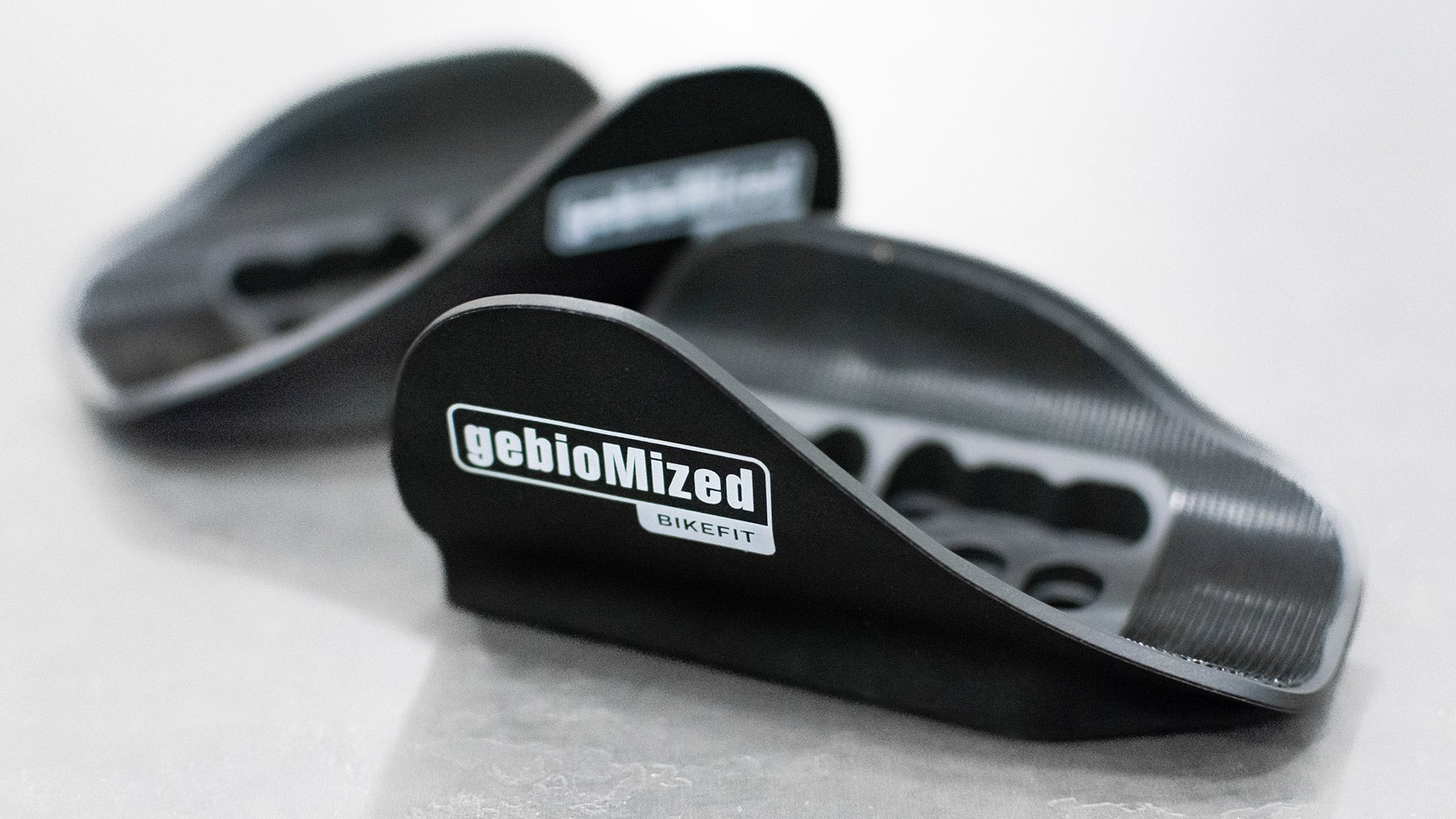 Køb GebioMized Spotless Aero Arm Cups - Tilt – Transition Zone